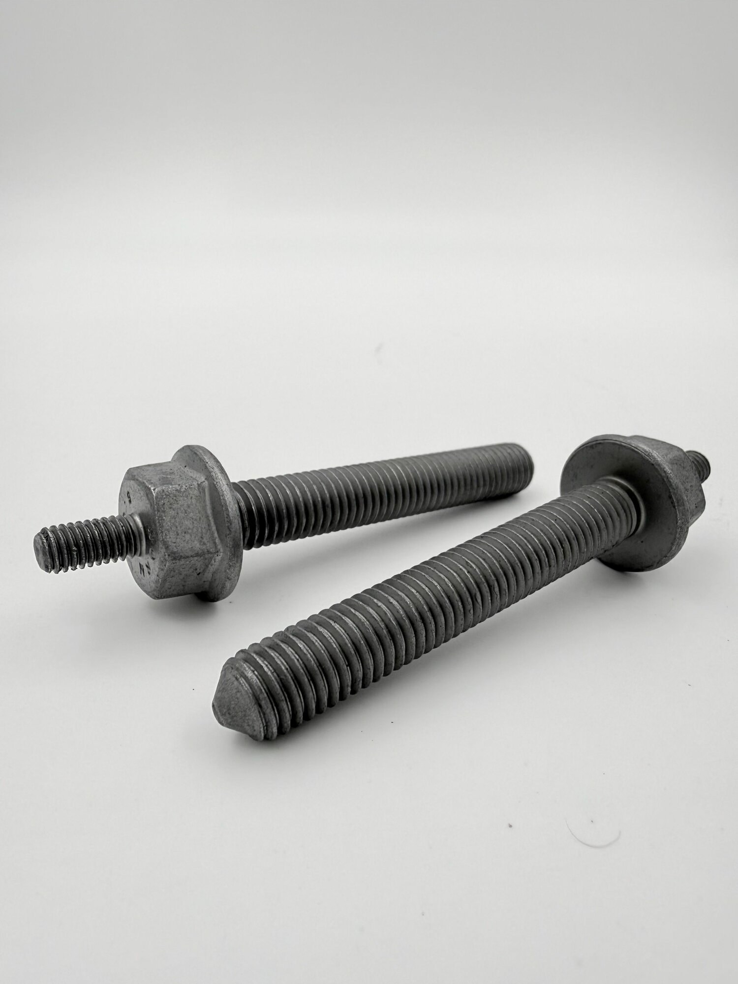 N10854901 Двойной винт VAG М10х65/М6х12 оригинал новый, с шестигранником, класс прочности 8.8