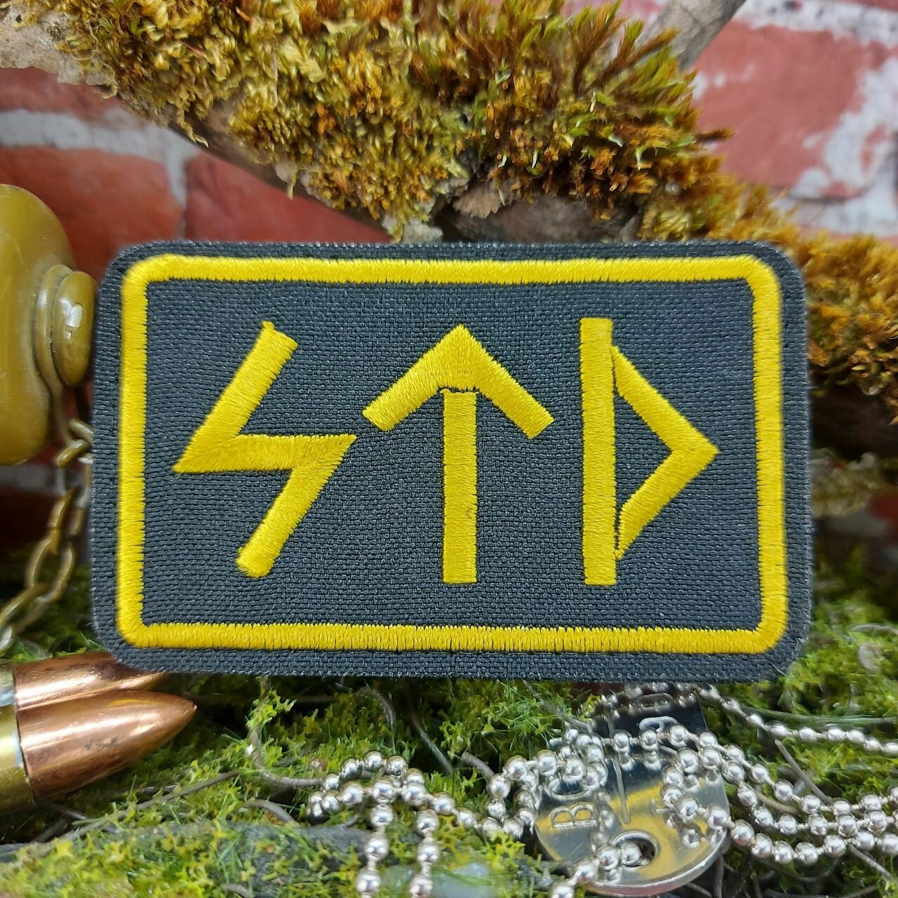 Нашивка-патч STD вышитая на липучке 7,5х4,5 черный