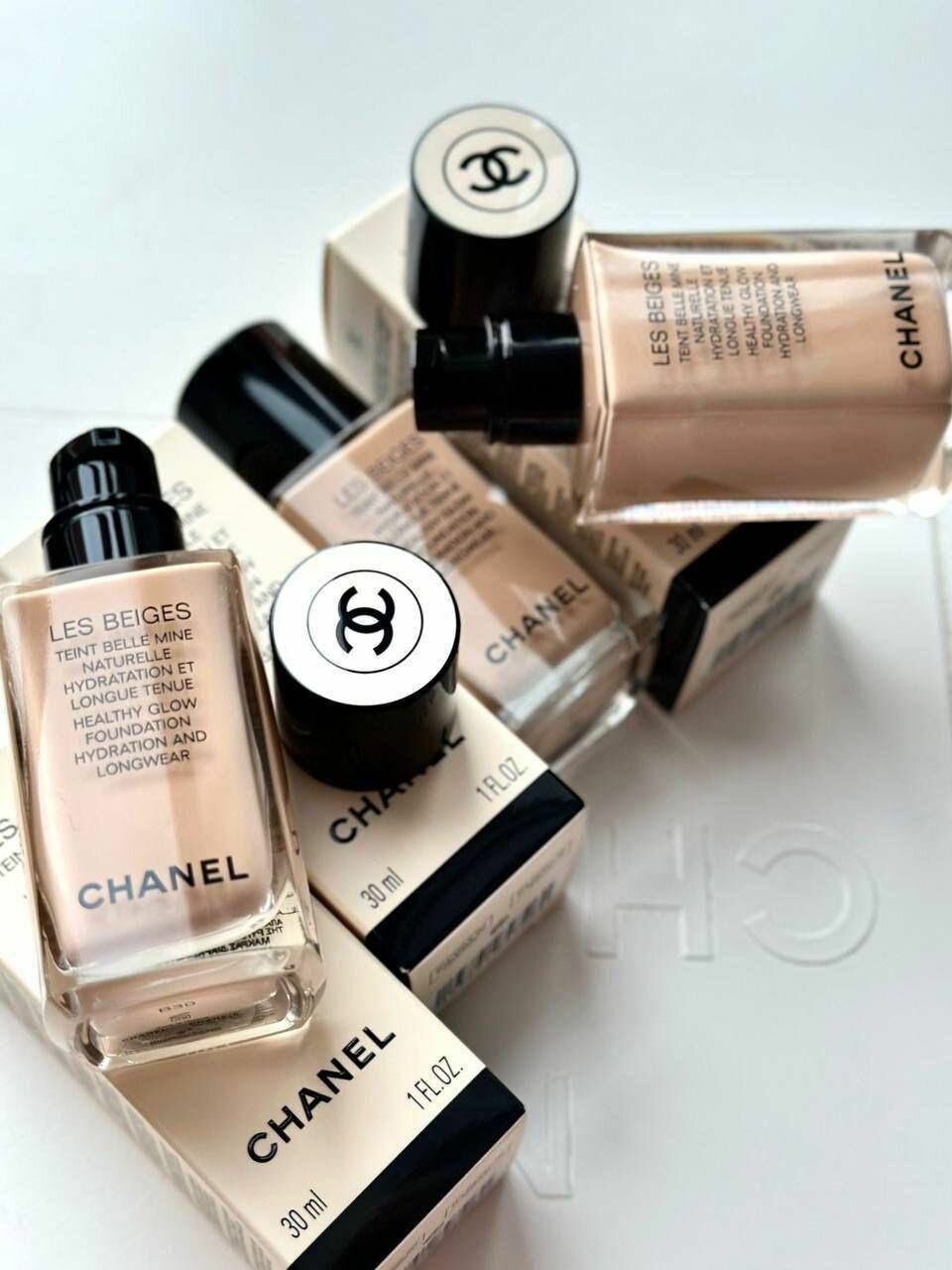 Les beiges , тональный флюид с эффектом эстественного сияния