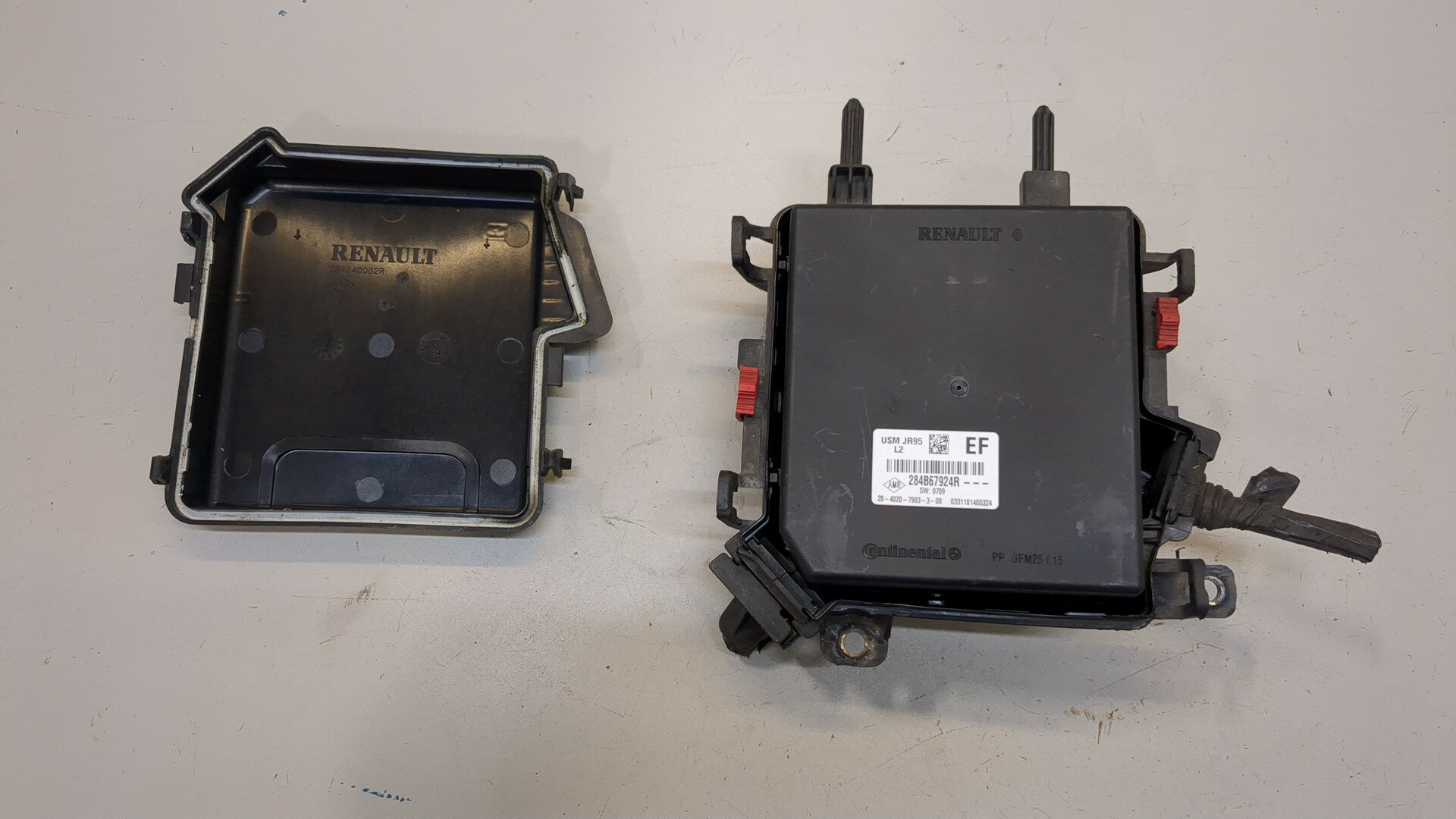 Блок предохранителей Renault Scenic Б/У