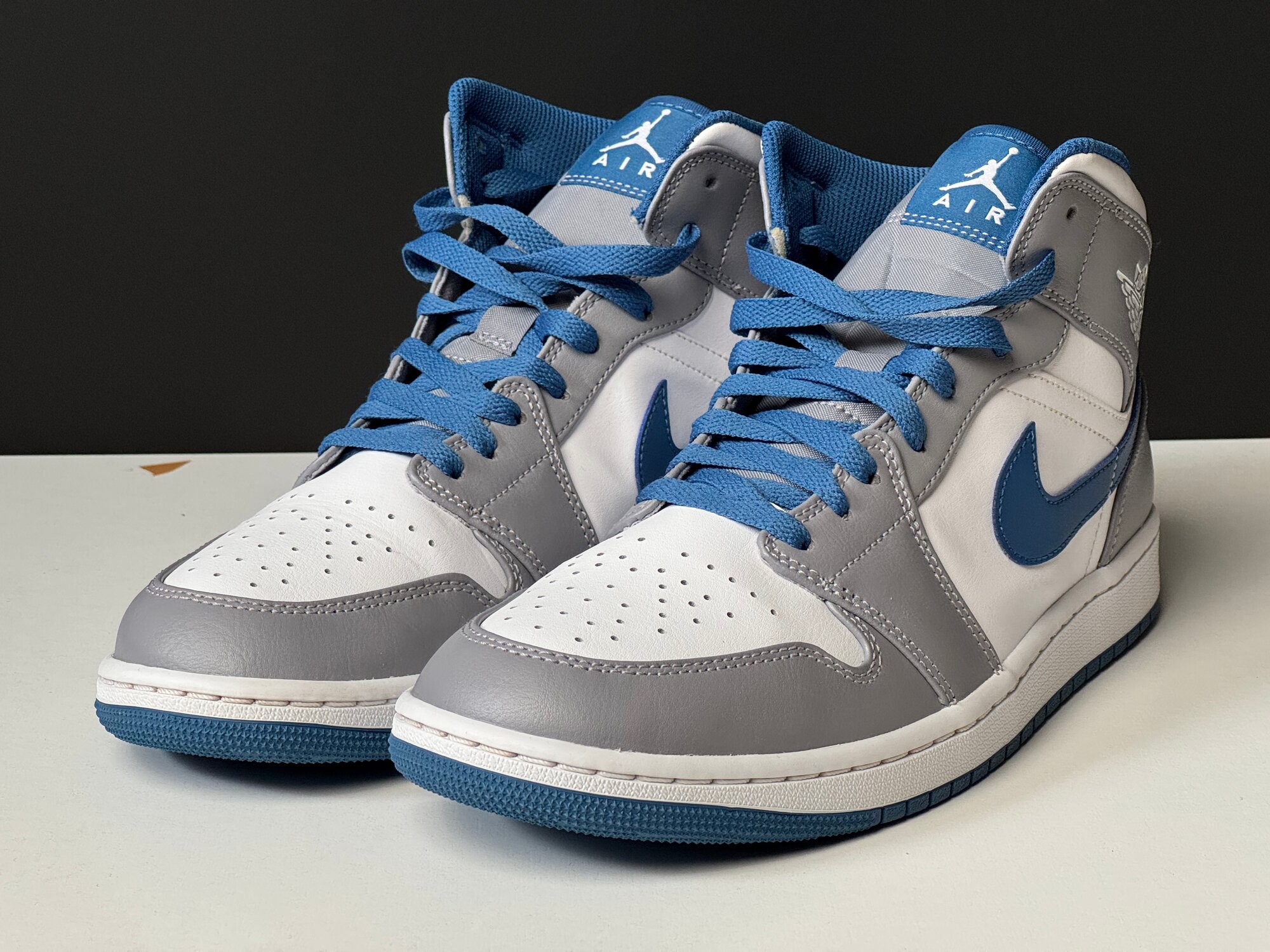Кроссовки Nike Air Jordan 1 Mid True Blue, 44EU