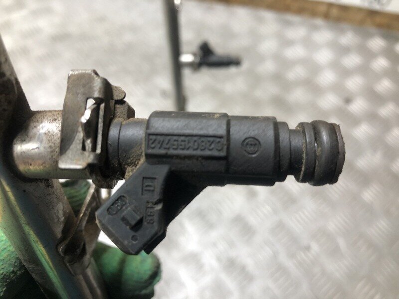 Форсунка двигателя MERCEDES E w210 0280155742