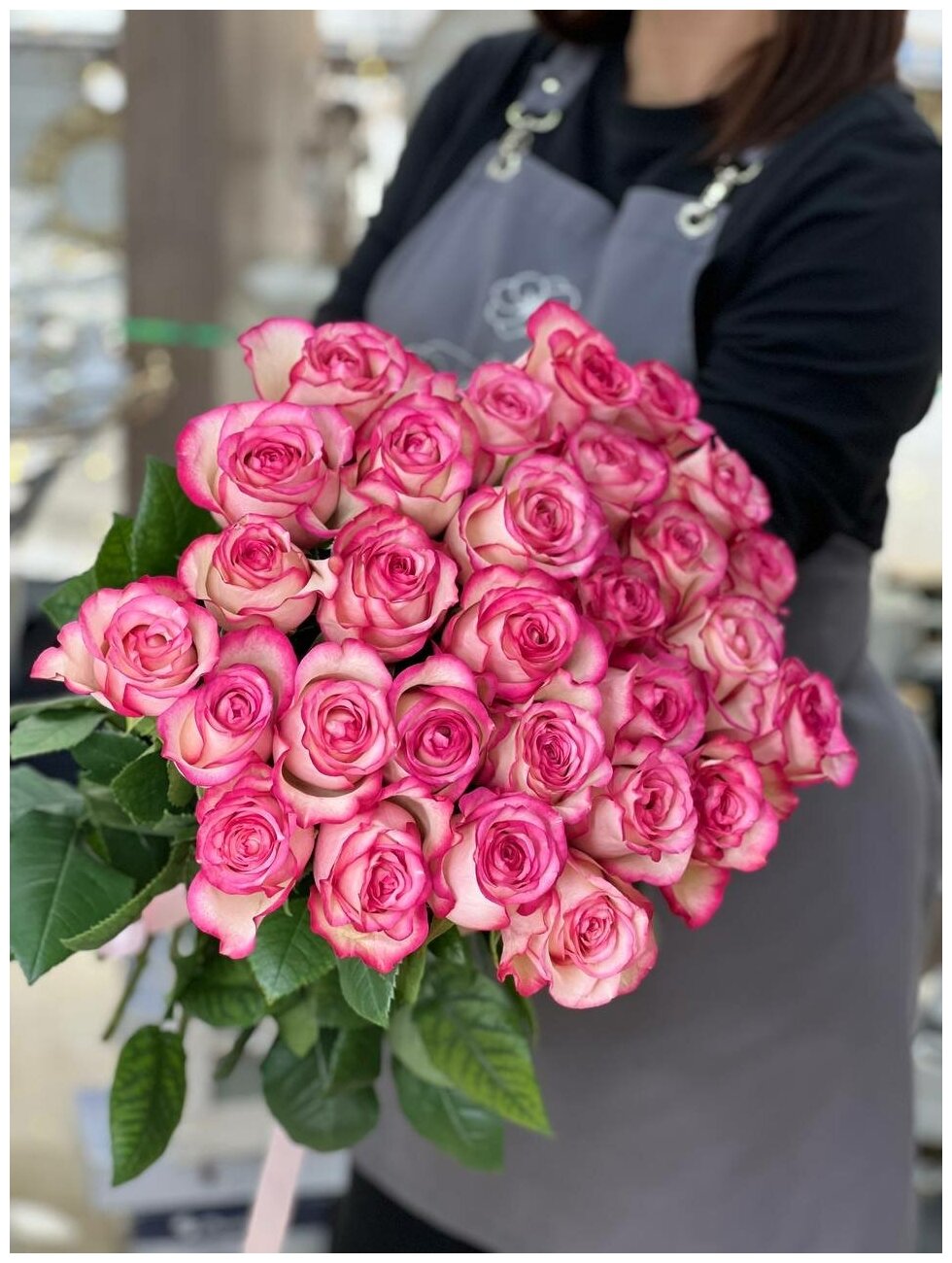 Монобукет Маркет Цветов "Карусель", из 29 роз, 50 см, для мамы, бабушки, жены, невесты