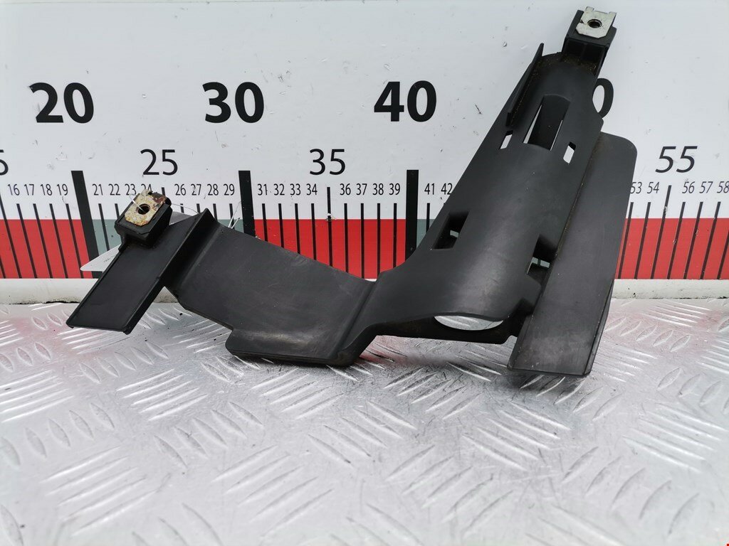 Кронштейн (крепление) фары левый BMW 3-Series (E46) 63128380187 арт. 2034017