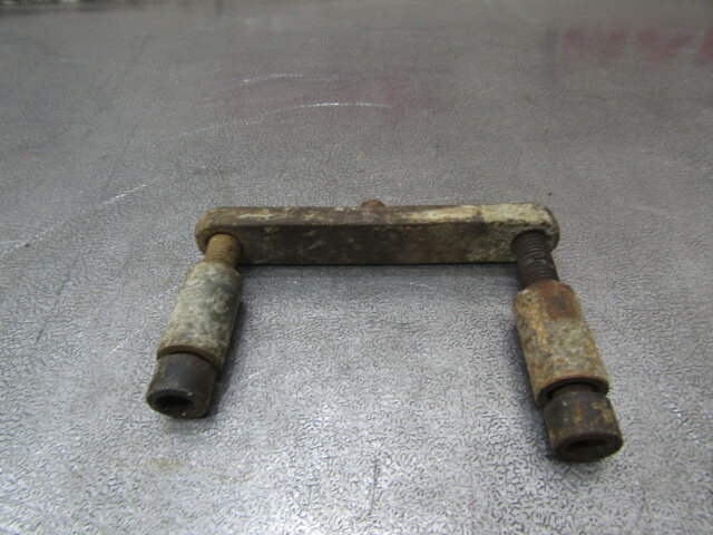 Кронштейн проставки задней рессоры Volvo FM, FH