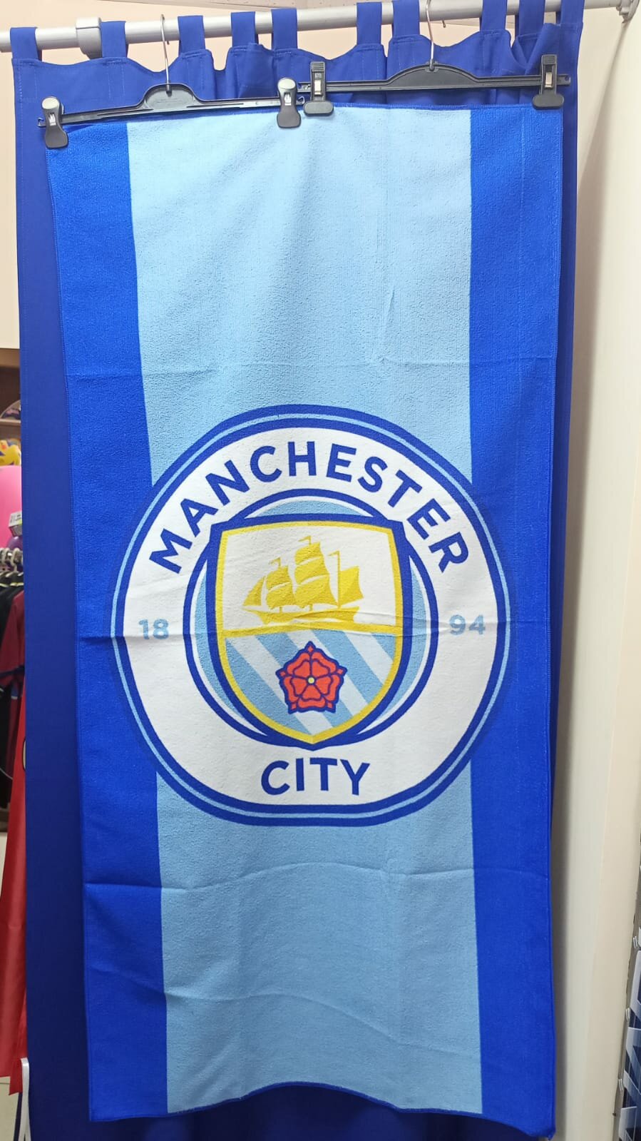 Для футбола Манчестер Сити полотенце футбольного клуба MANCHESTER CITY ( Англия) размер длина 140 см ширина 70 см Пляжное
