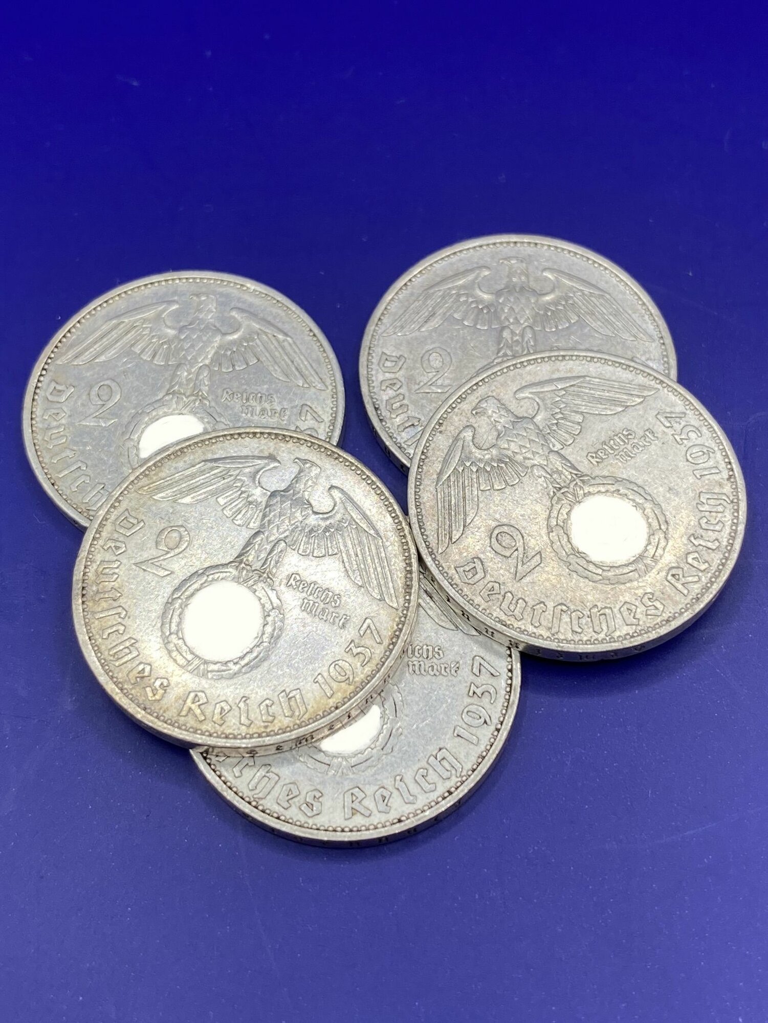 XF! 2 Рейхсмарки Гинденбург 1937г, двор J (Гамбург, нечастый), погодовка рейсхмарок (нумизматический материал, не является пропагандой)