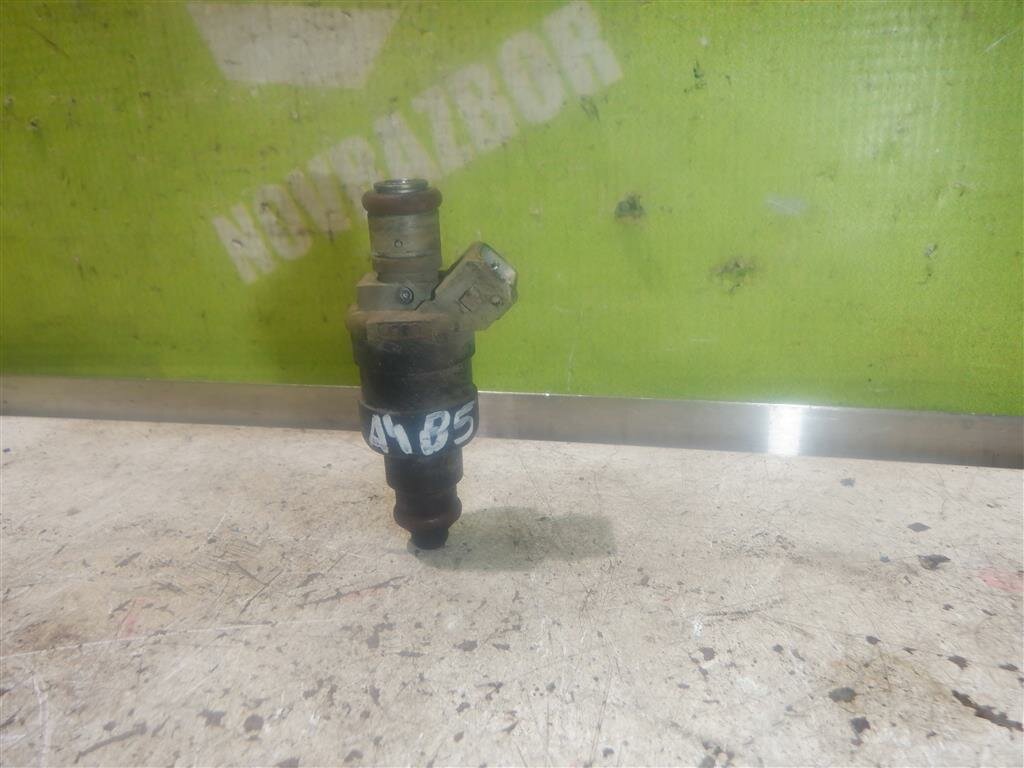 Форсунка инжекторная Audi A4 B5 94-00