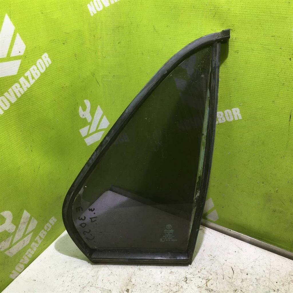 Стекло двери задней правой (форточка) BMW 3-серия E30 82-91