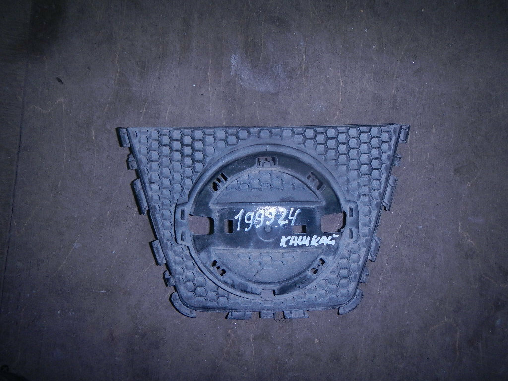 Б/У Рамка под эмблему, Nissan (Ниссан)-Кашкай NISSAN QUASHQAI (07-) Царапины. 199924 NISSAN арт. 62314JD00A