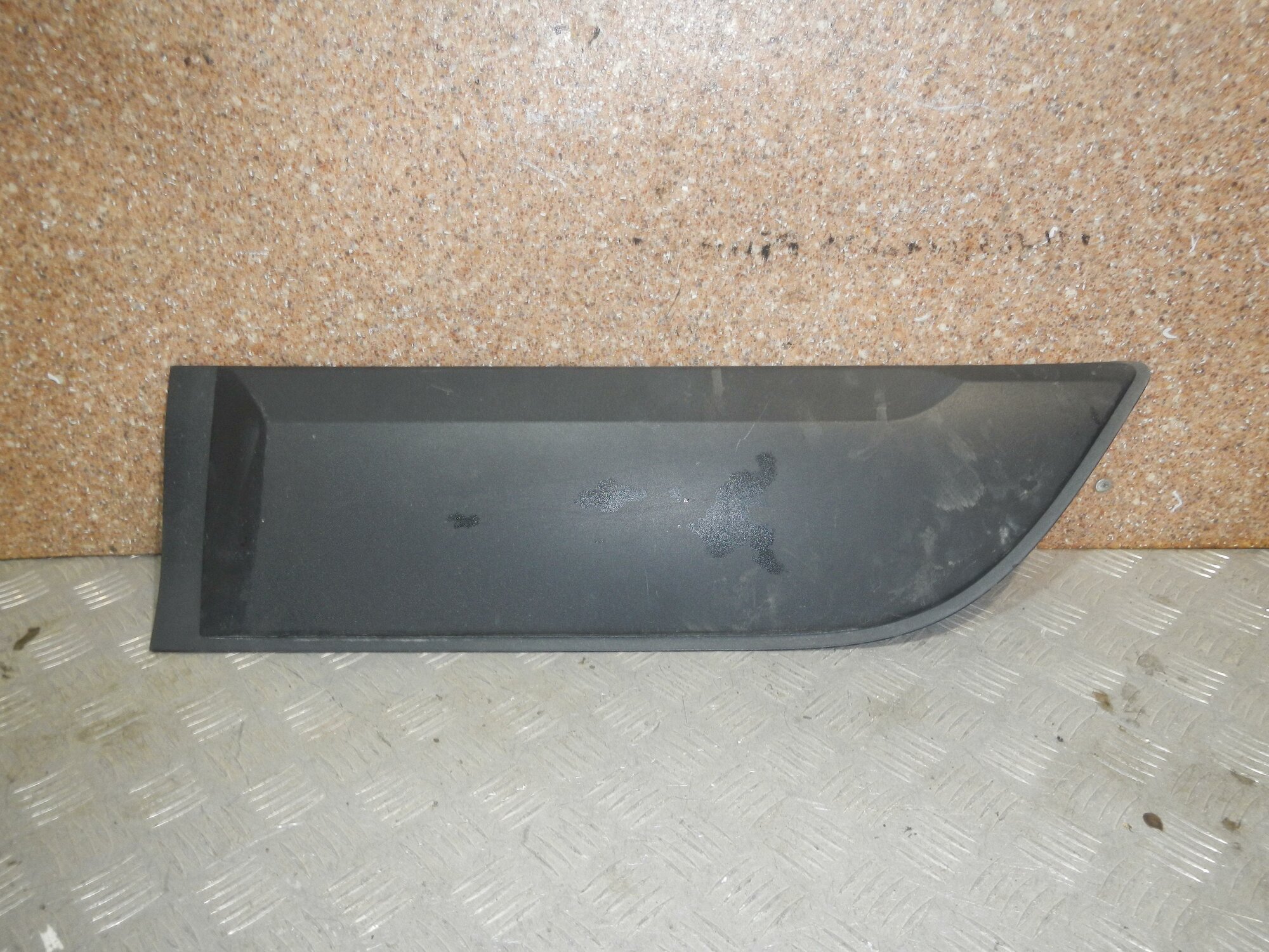 Б/У Молдинг двери задней левой, Renault (Рено)-DUSTER 2 (21-) RENAULT DUSTER 2 (21-) царапины. 494966 RENAULT арт. 82017...