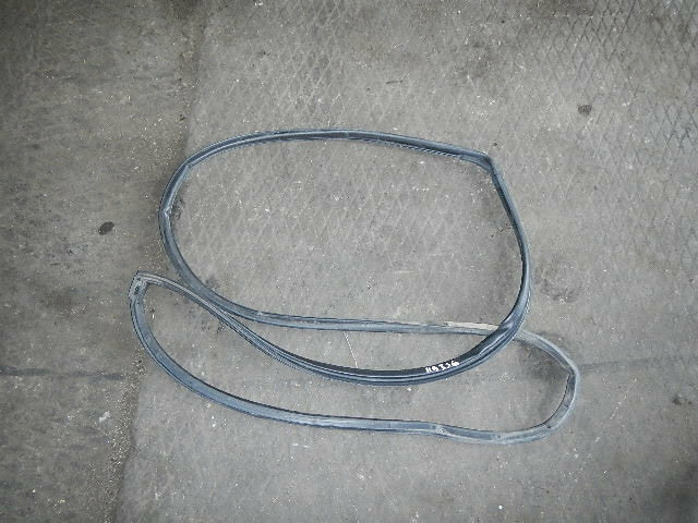 Б/У Уплотнитель двери задней левой, Mazda (Мазда)-6 (GG) (02-07) MAZDA 6 (GG) (02-07) с разбора целый 119336 MAZDA арт. G...