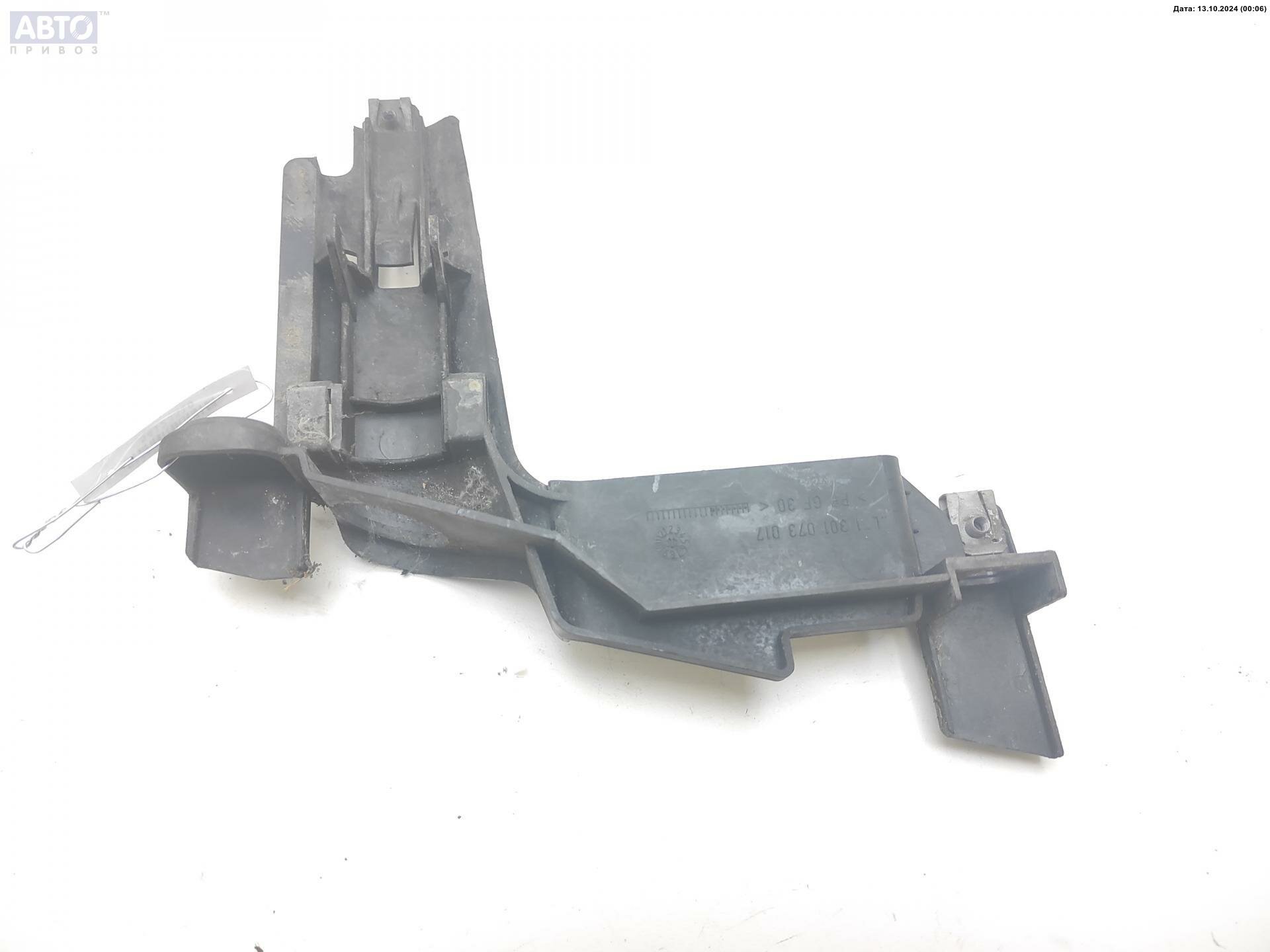 Крепление фары левой BMW 3 E46 (1998-2006)