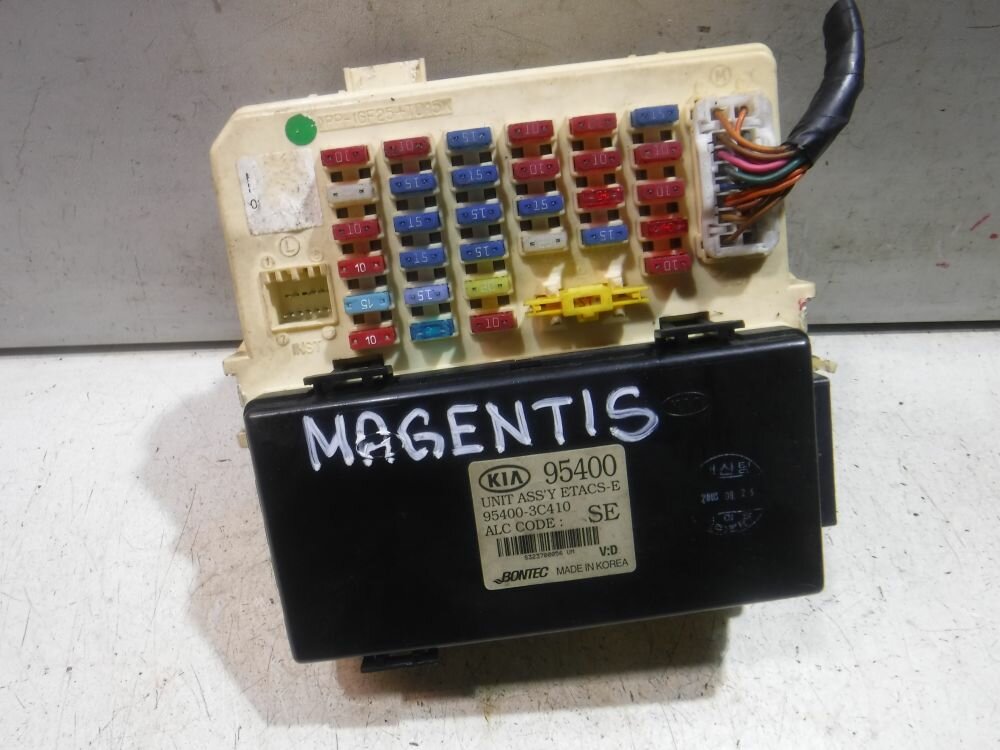Блок предохранителей Kia Magentis 954003С410
