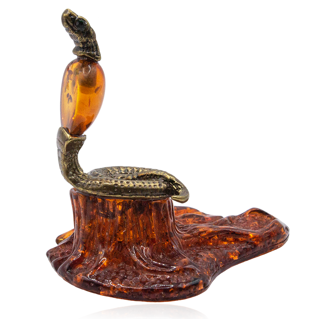 Сувенирная фигурка кобра на янтаре