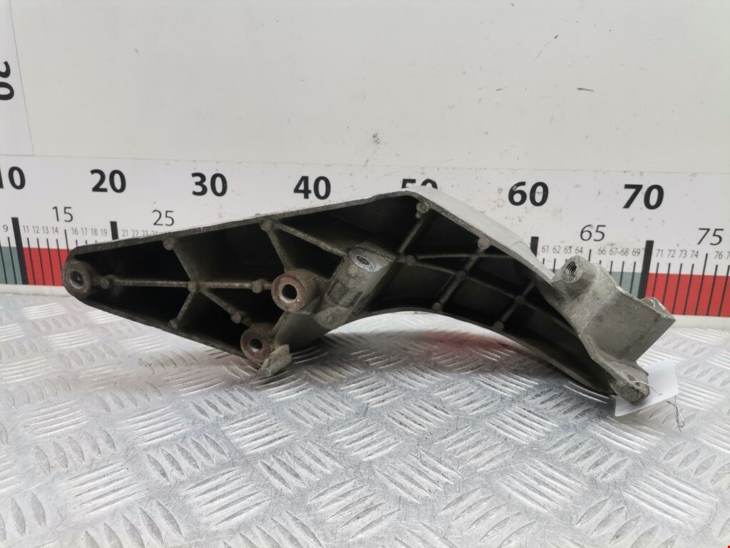 Кронштейн генератора Opel Vectra B 24449617 арт. 2100661
