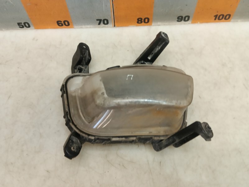 Б/У после, 2015 года Фара противотуманная Kia Rio 2016 3, QB Прав. 352419 Hyundai-KIA арт. 922084Y000