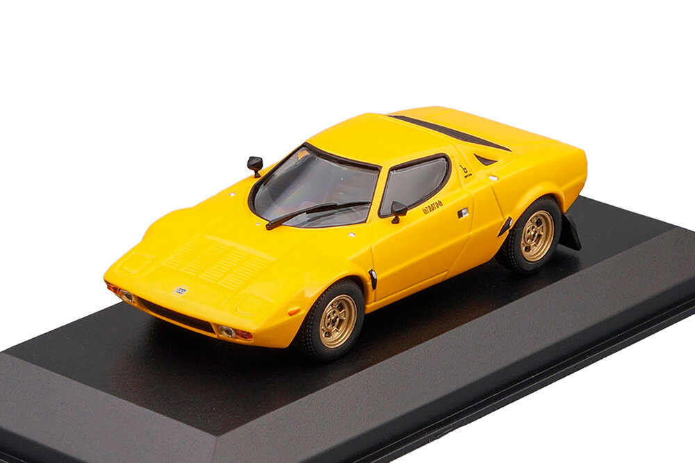 Модель коллекционная MAXICHAMPS Lancia stratos 1974 yellow