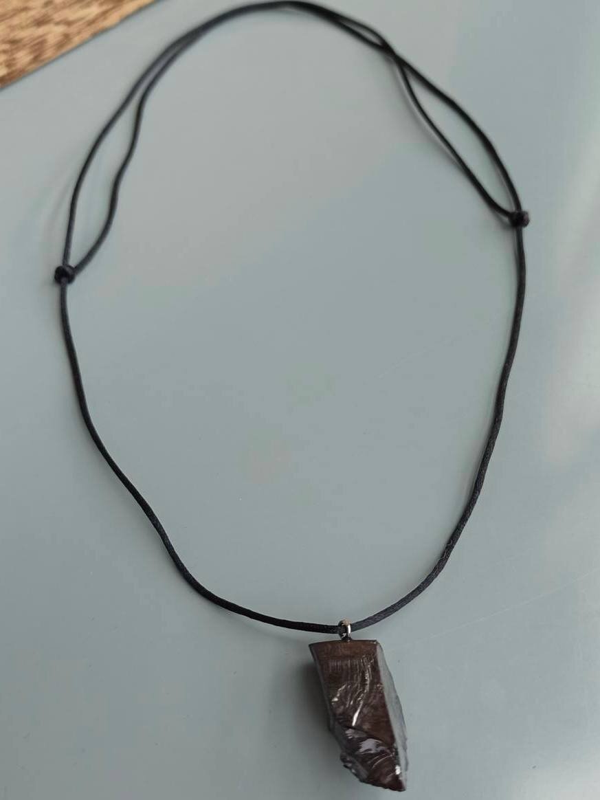 Подвеска, шунгит