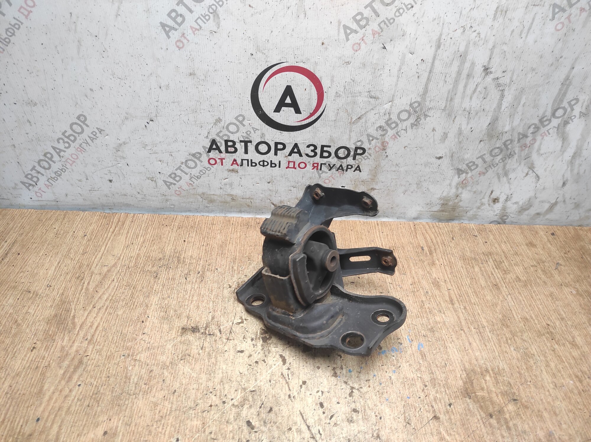 Опора КПП левая TOYOTA Corolla E150 2006-2013 1237222150