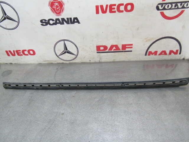 Дефлектор обдува лобового стекла Iveco Stralis