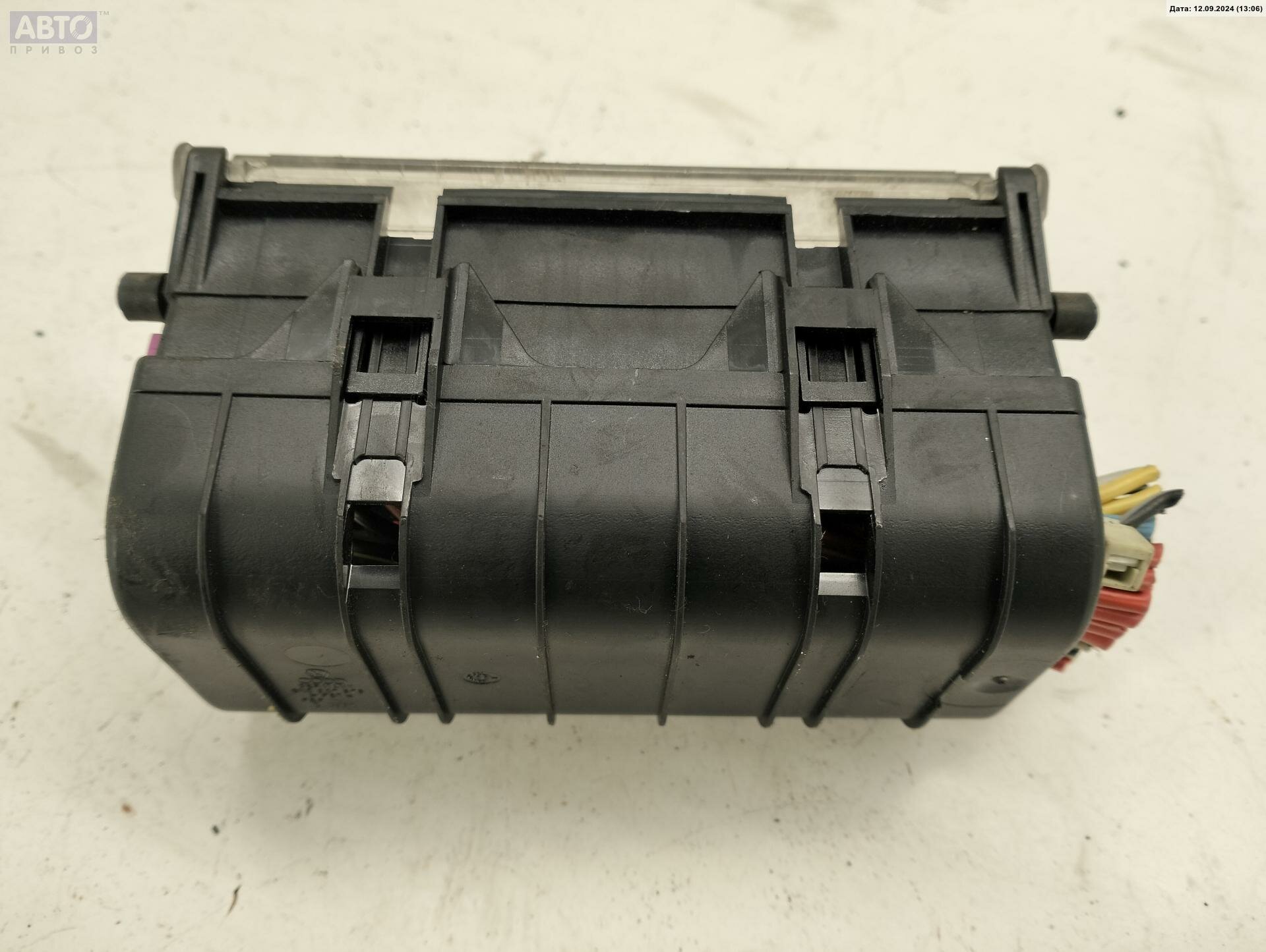 Блок предохранителей Volkswagen Polo (1999-2001)