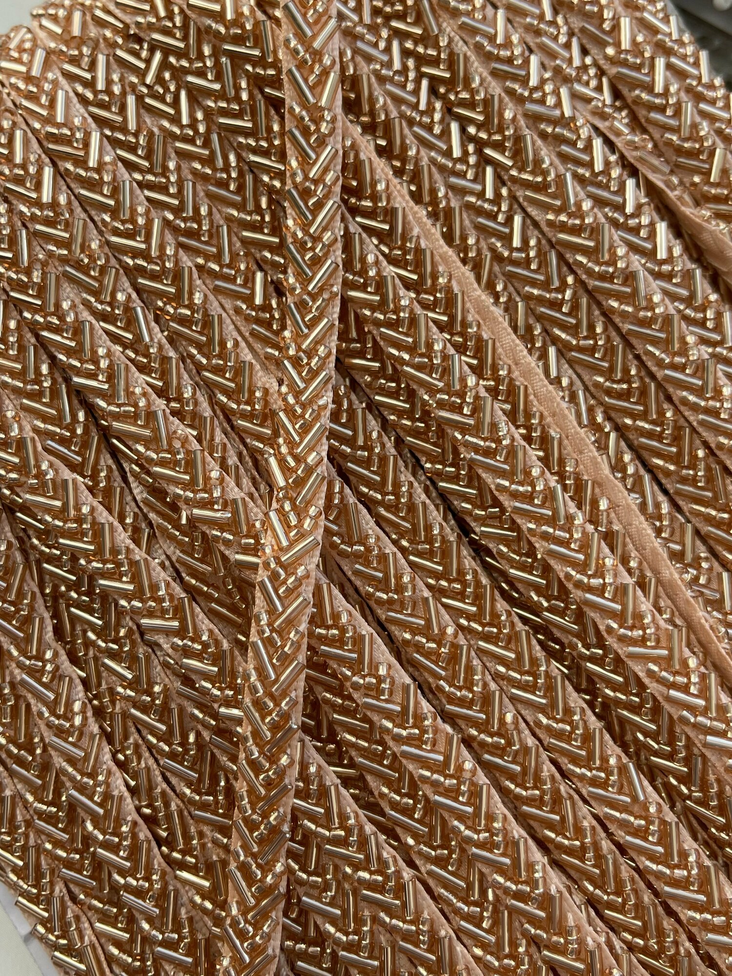 Тесьма карамельная из бисера и стекляруса 1 метр