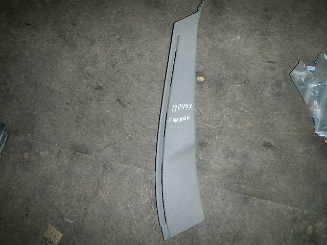 Б/У Обшивка стойки задней правой, Renault (Рено)-SCENIC (03-) RENAULT SCENIC (03-) нижняя царапины 180447 RENAULT арт. 82...