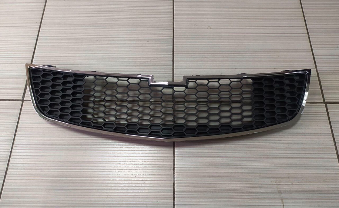 Решетка радиатора Chevrolet Cruze с 2009 г. хром