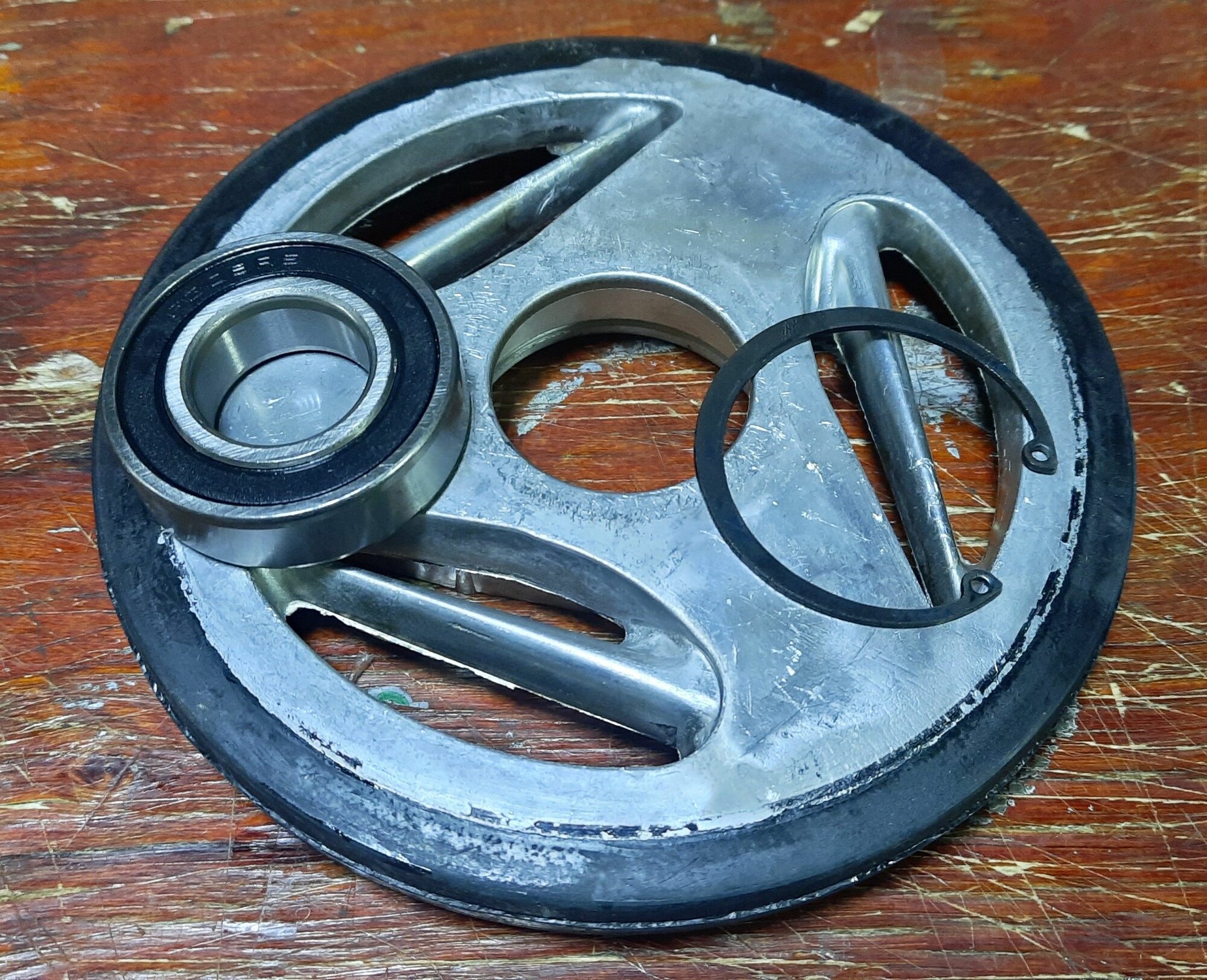 Каток С40200280 160мм , комплект с подшипником и стопорным кольцом, Тайга, Рысь 121.02.001.100, 113.02.001.200