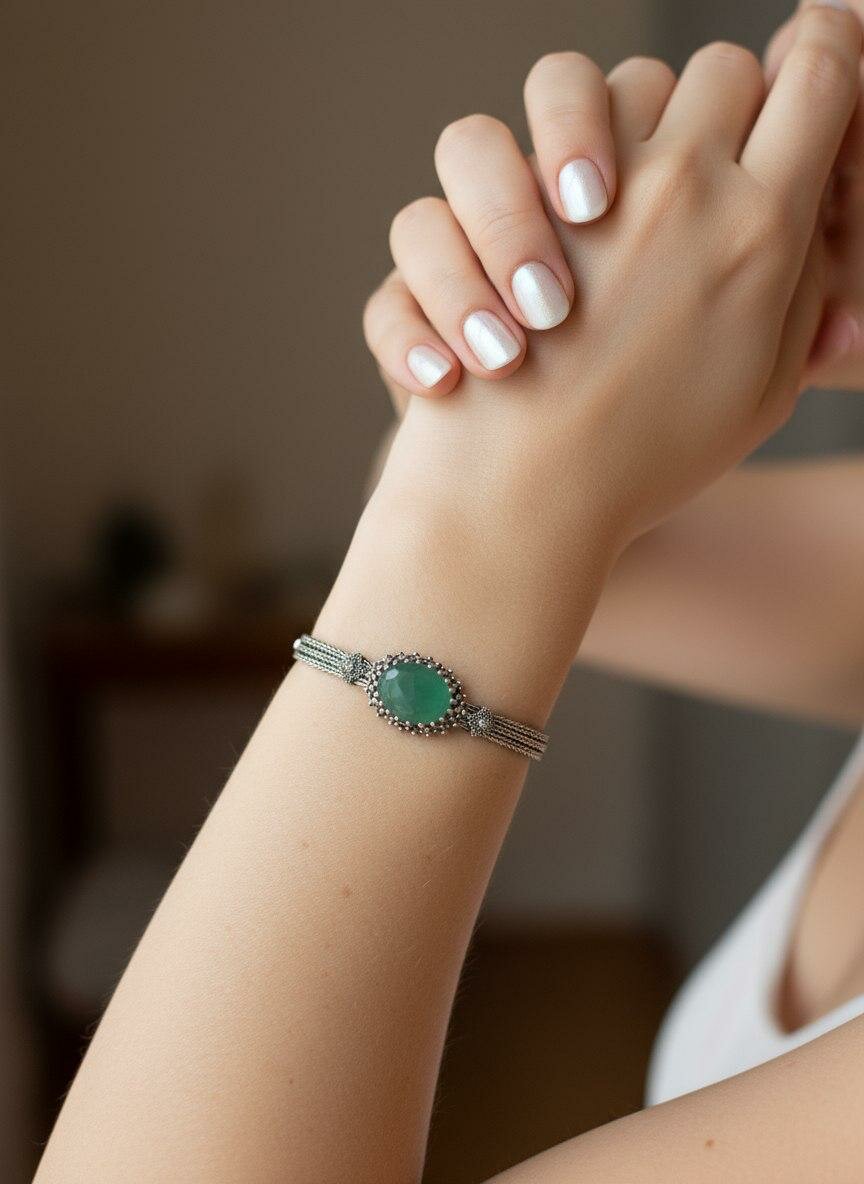 Браслет, серебро, 925 проба, изумруд