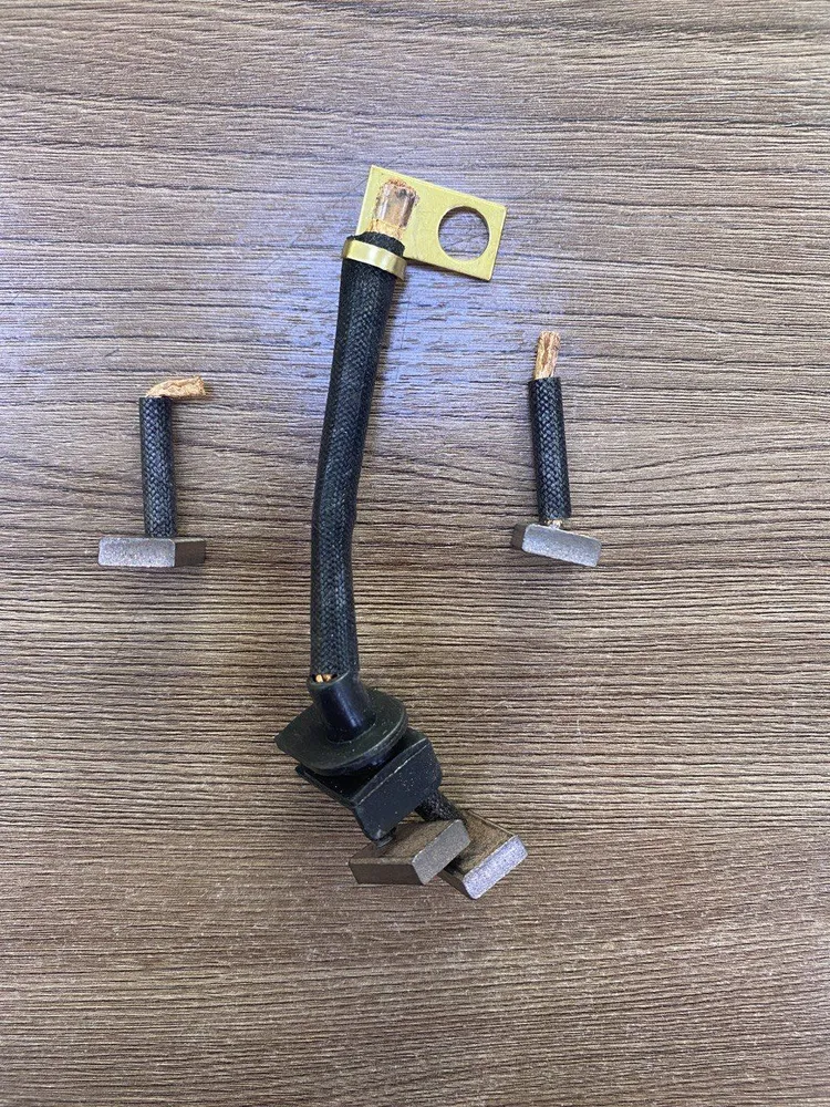 Щетки стартера (без щеткодержателя) (производитель Мексика) Geely MK MK Cross Otaka CK Lifan Solano Breez Smily Chery Amulet Karry Джили МК МК Крос Отака СК Лифан Солано Бриз Смайли Чери Амулет Кари