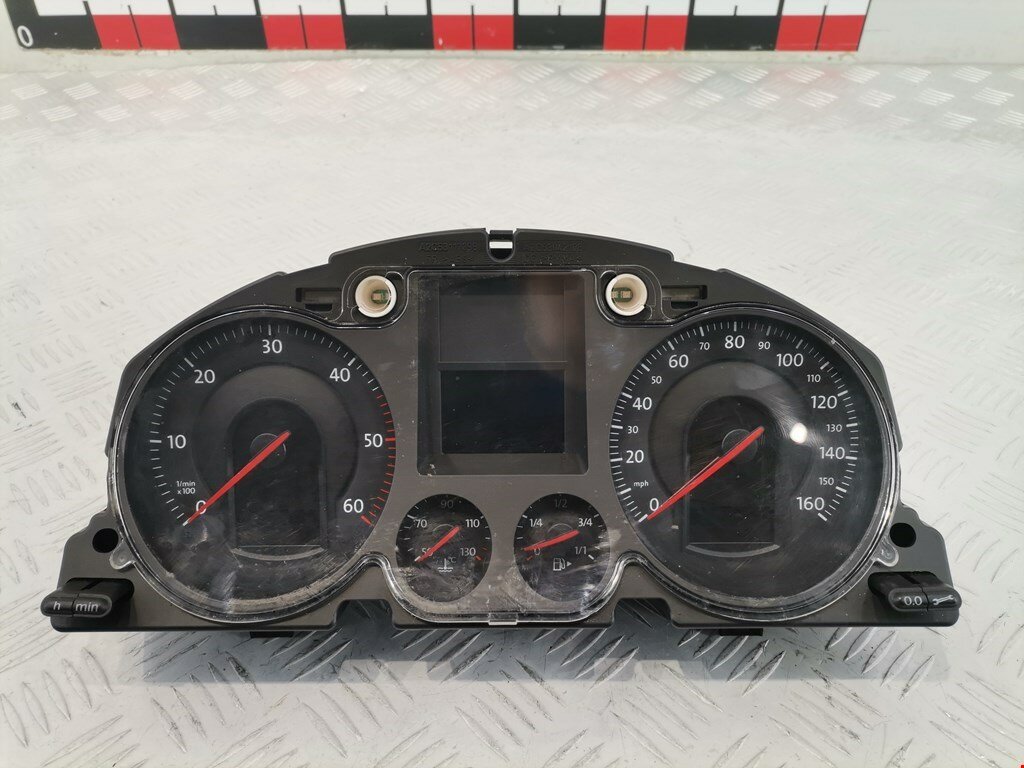 Панель приборная (щиток приборов) Volkswagen Passat 6 3H0920960H арт. 1426333