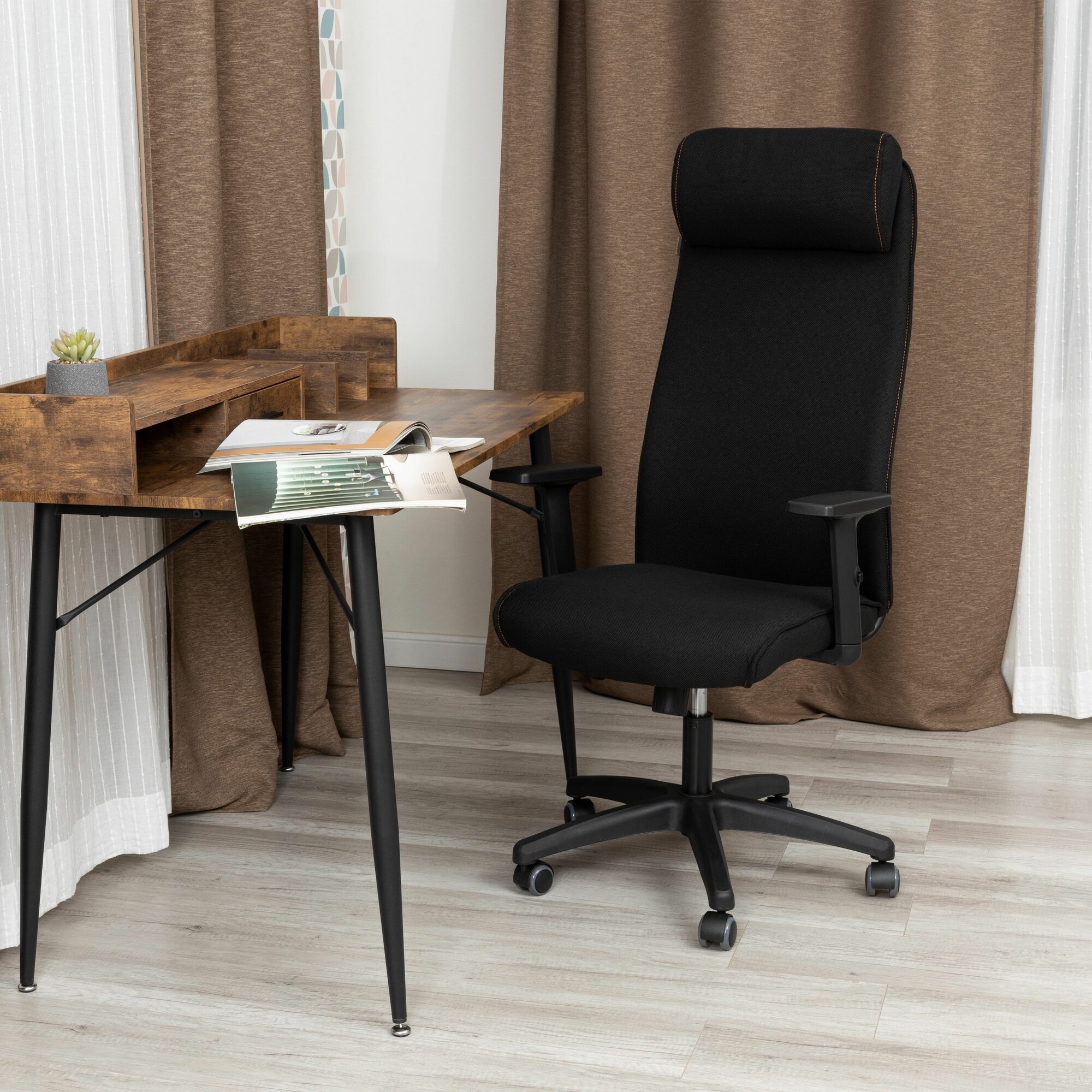 Офисное кресло TetChair с подголовником, ткань, черный, регулируемые подлокотники