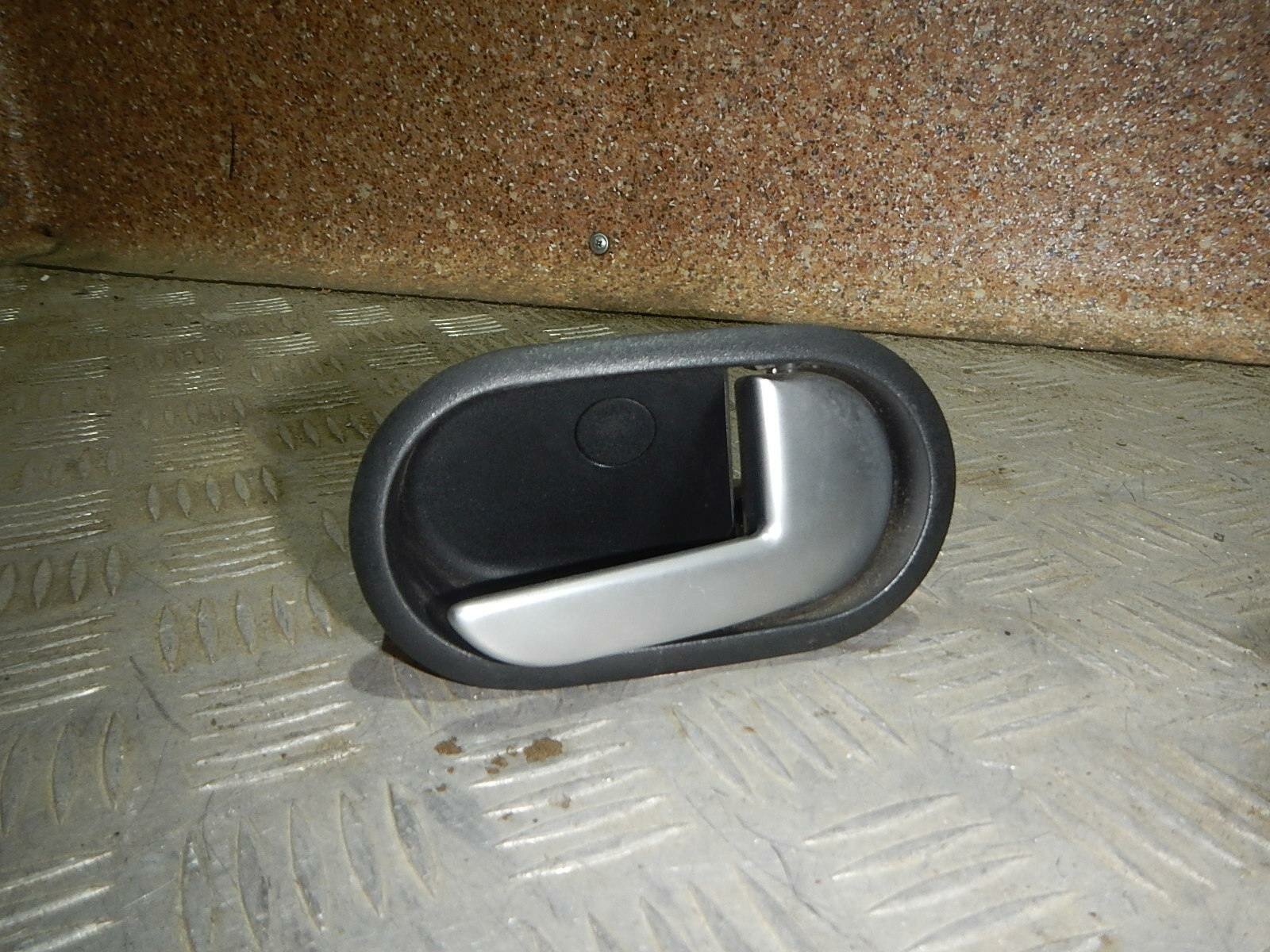 Б/У Ручка двери внутренняя правая, Ford (Форд)-FUSION (02-12) FORD FUSION (02-12) Без повреждений. 398432 FORD арт. 6S61...