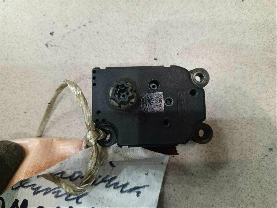 Моторчик заслонки отопителя от Ford Focus 2 2004-2008