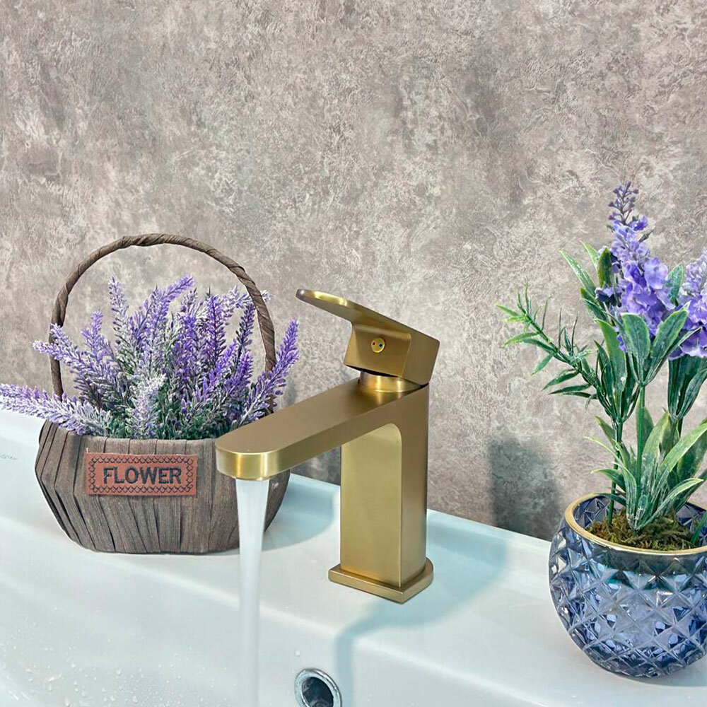 Смеситель однорычажный для умывальника из латуни Vieir V283511-S матовое золото