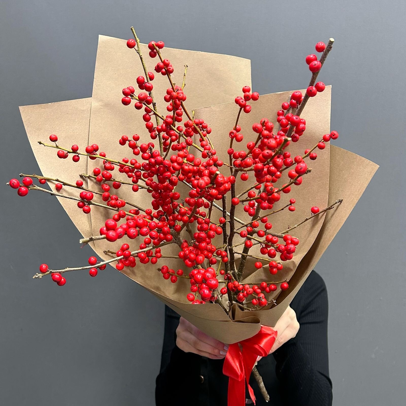 Монобукет из красного Илекса (5шт)