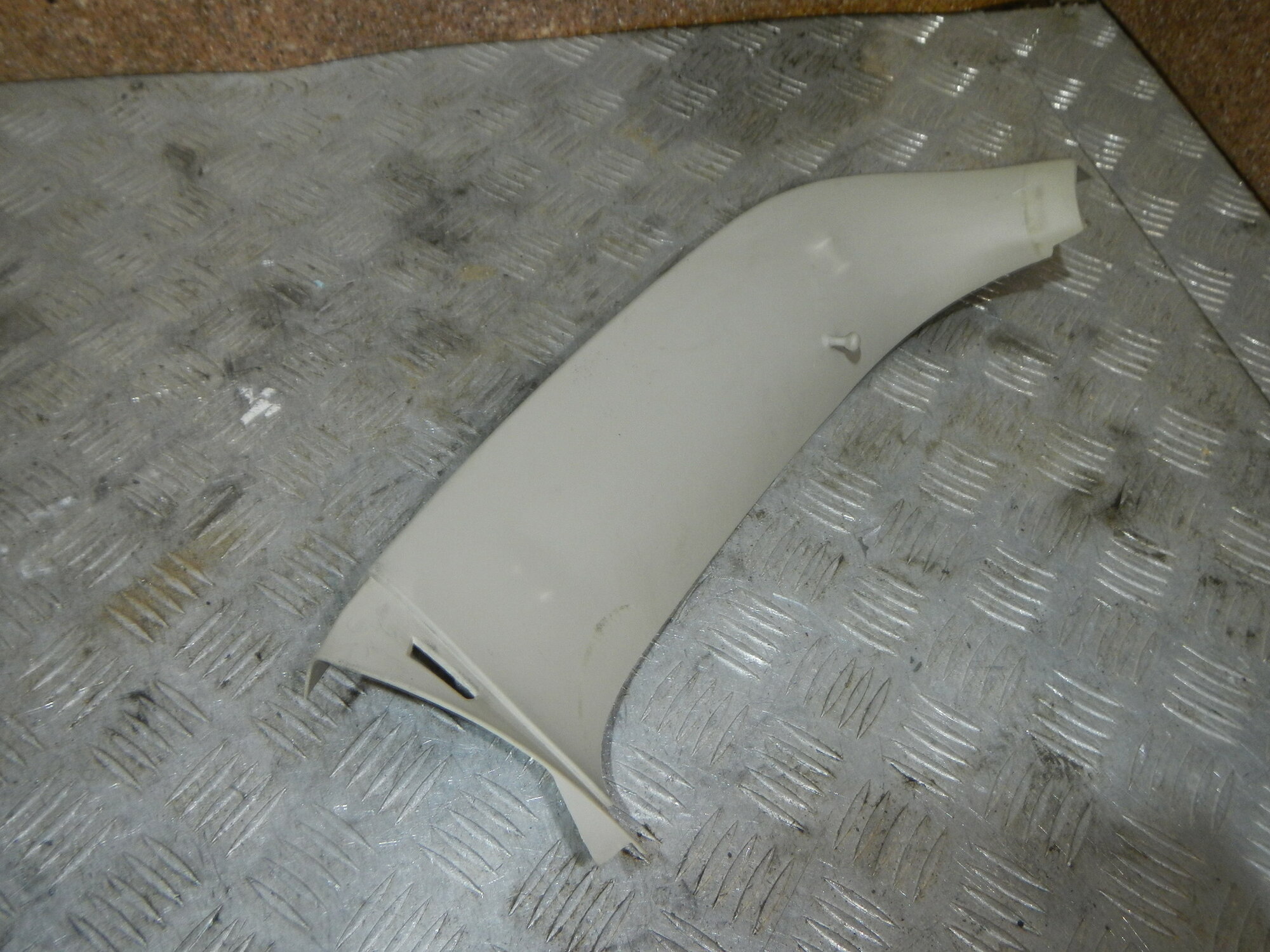 Б/У Обшивка двери багажника, Nissan (Ниссан)-TIIDA (C11) (07-) NISSAN TIIDA (C11) (07-) Правая. Незначительная деформация...