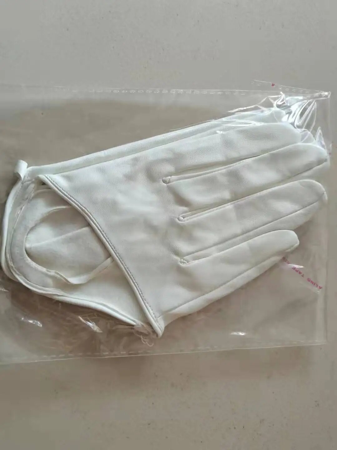 Перчатки для взрослых и детей