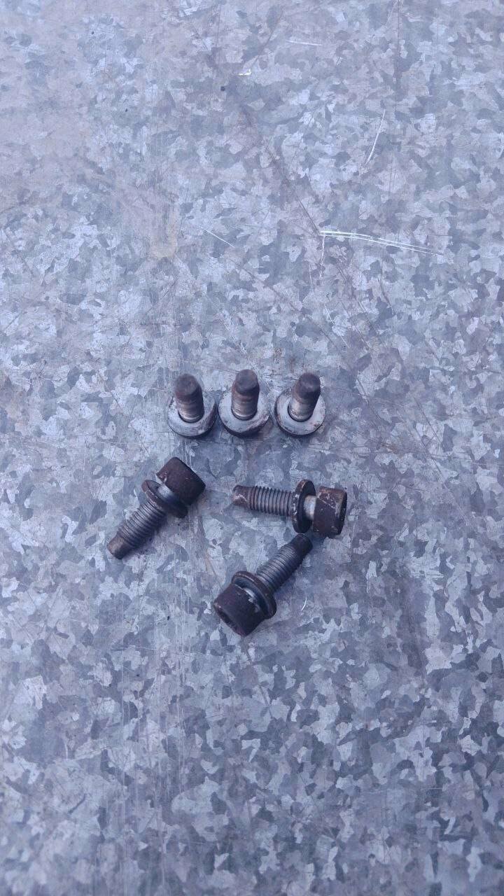 Болт корзины сцепления Peugeot 307 (2001 - 2005)