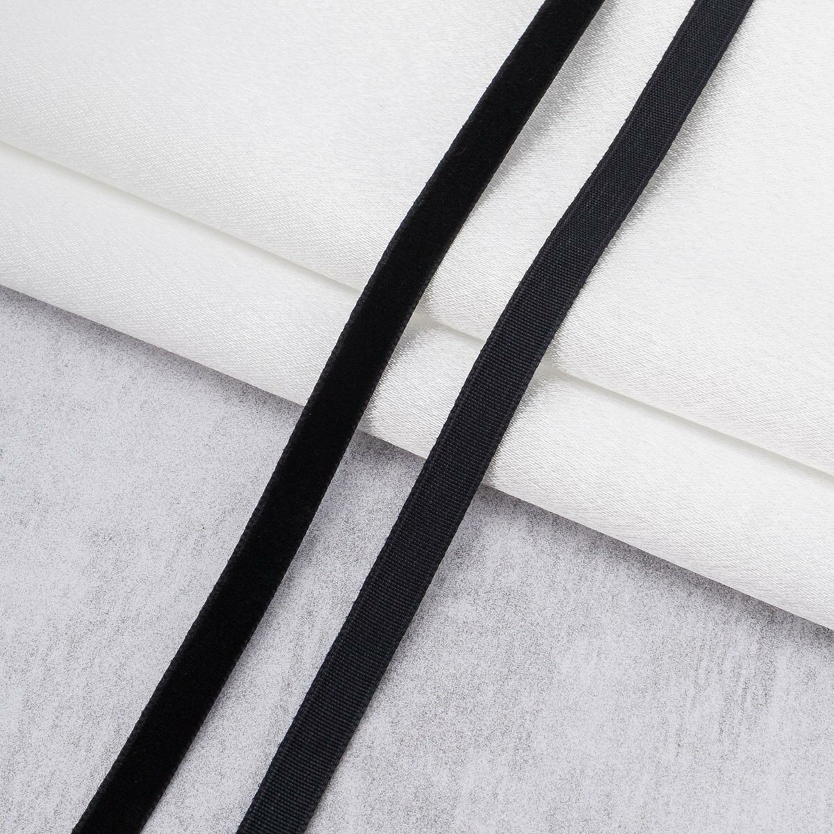 Лента бархатная для рукоделия декоративная, 0,6 см*32,9 м, цвет черный, Айрис