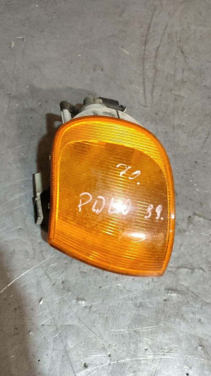 Поворотник левый Volkswagen Polo 3 1998 953049B