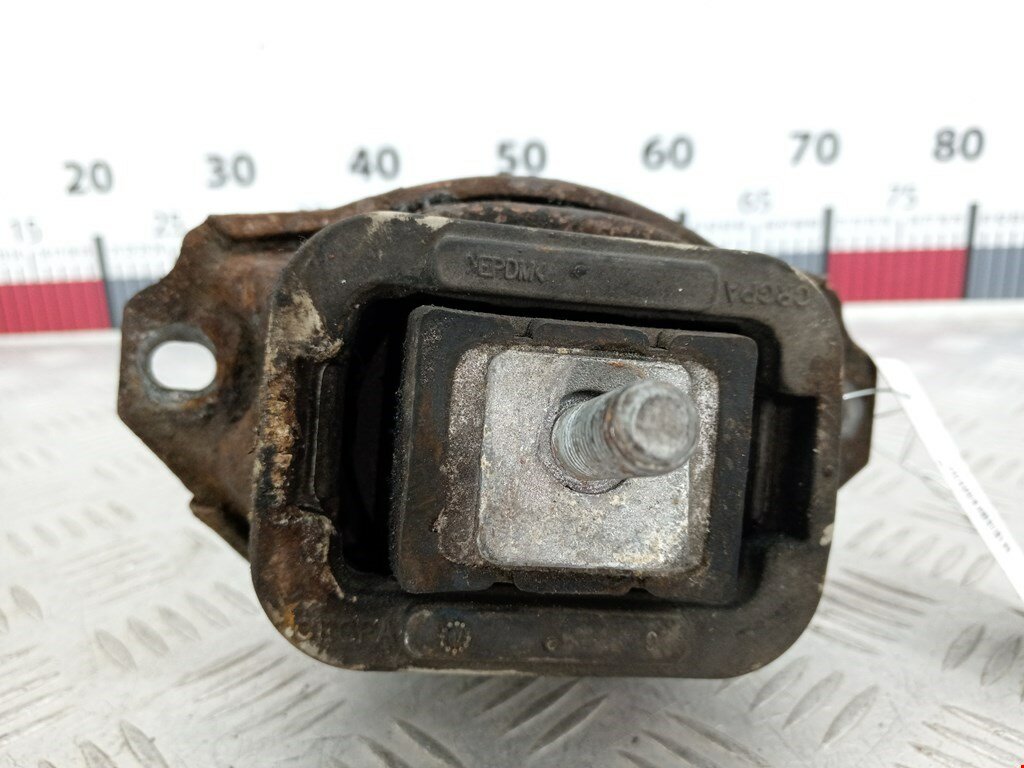 Подушка (опора) крепления двигателя Land Rover Range Rover Sport 1 KKB500441G арт. 1923922