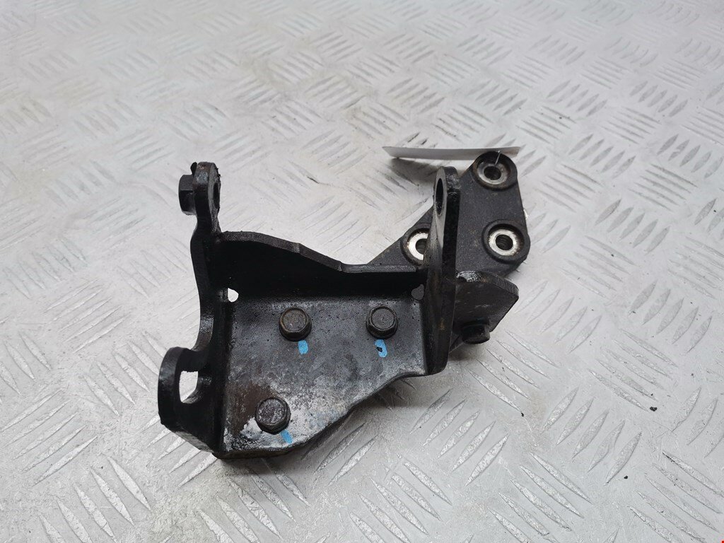 Кронштейн (крепление лапа) двигателя Hyundai Getz 1 (TB) арт. 2054861