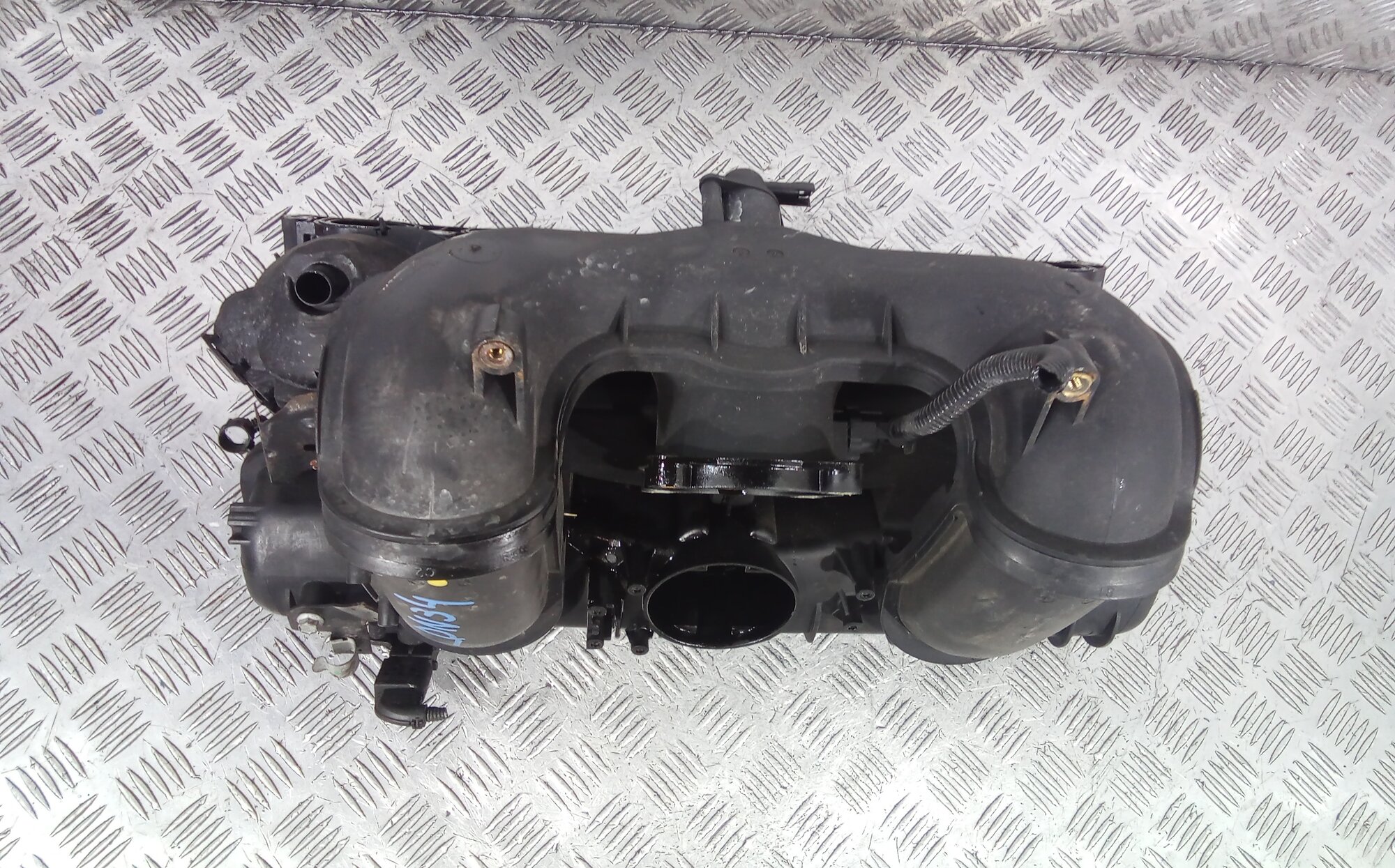 Впускной коллектор бензиновый BMW 5 E60/E61