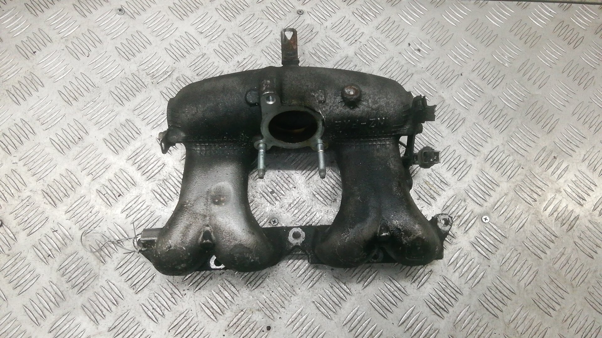 Впускной коллектор бензиновый TOYOTA PRIUS XW20