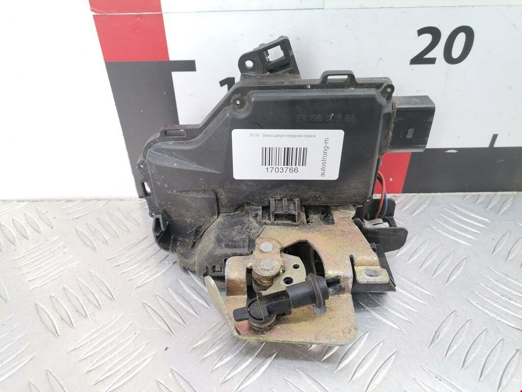 Замок двери передней правой Audi A6 C5 4B1837016G арт. 1703766