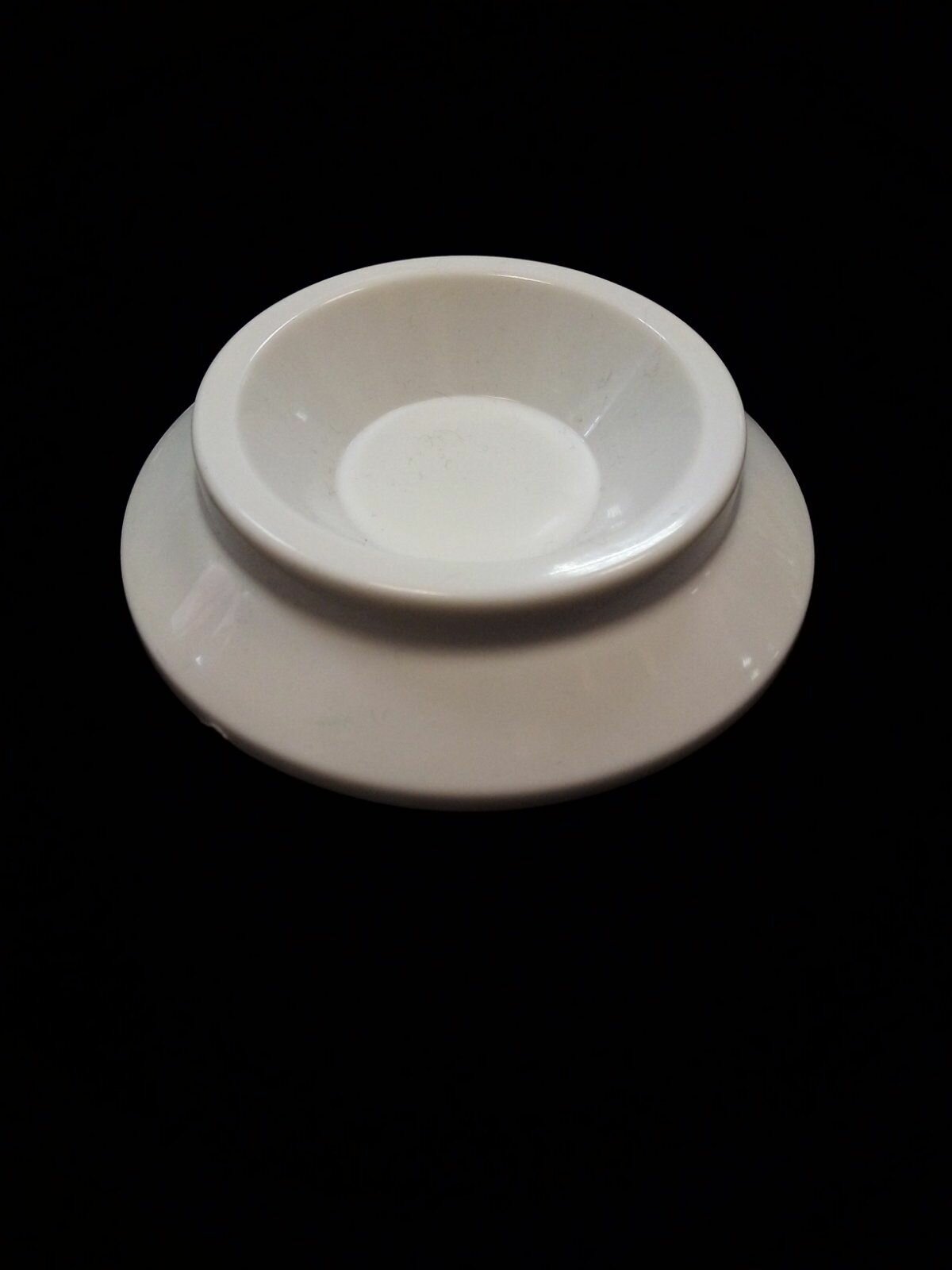 Упор под шпиль виолончели пластик белый