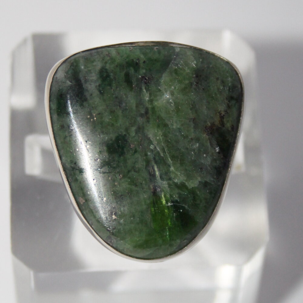 Кольцо, хромдиопсид